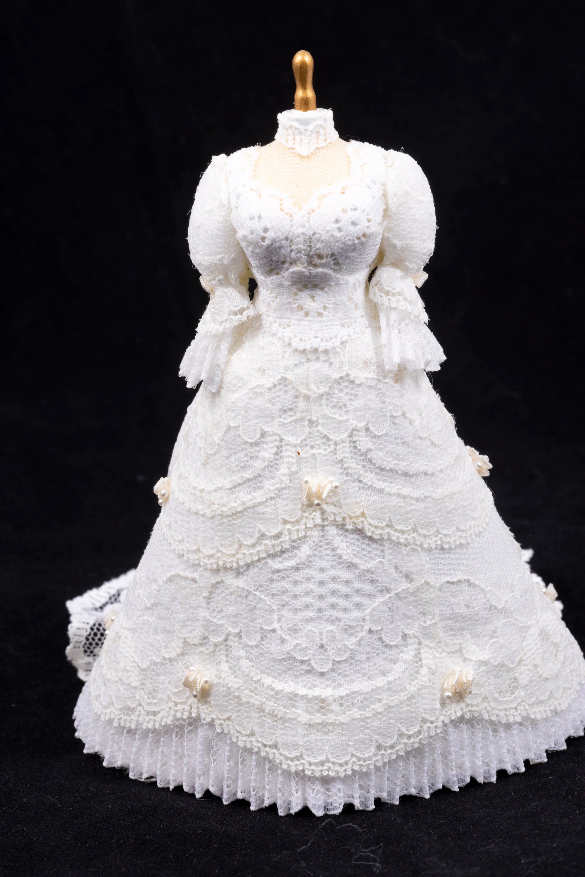 Karen Benson – Karen's Dollhouse Shop