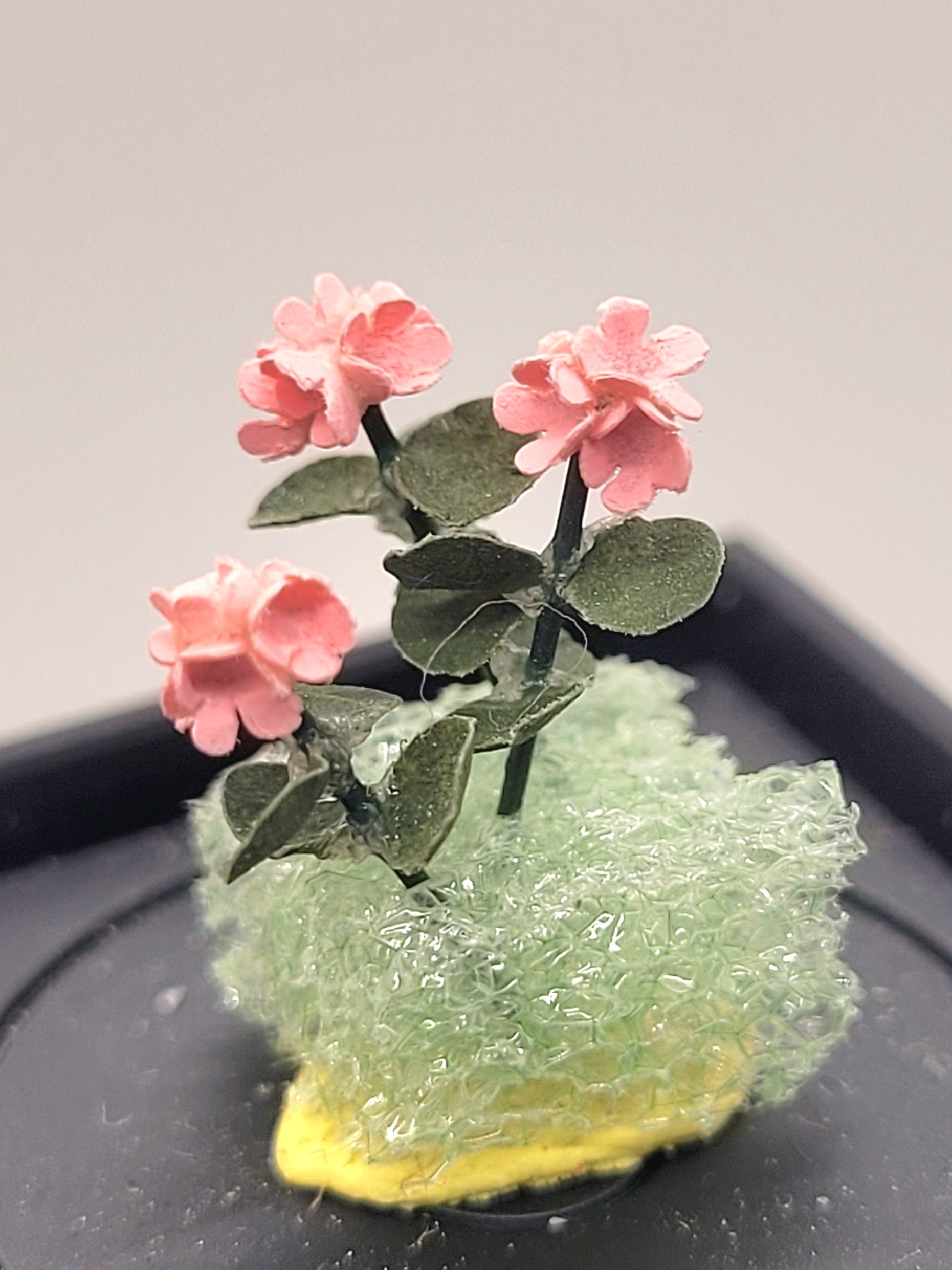 Geraniums in Styrofoam – Karen's Dollhouse Shop